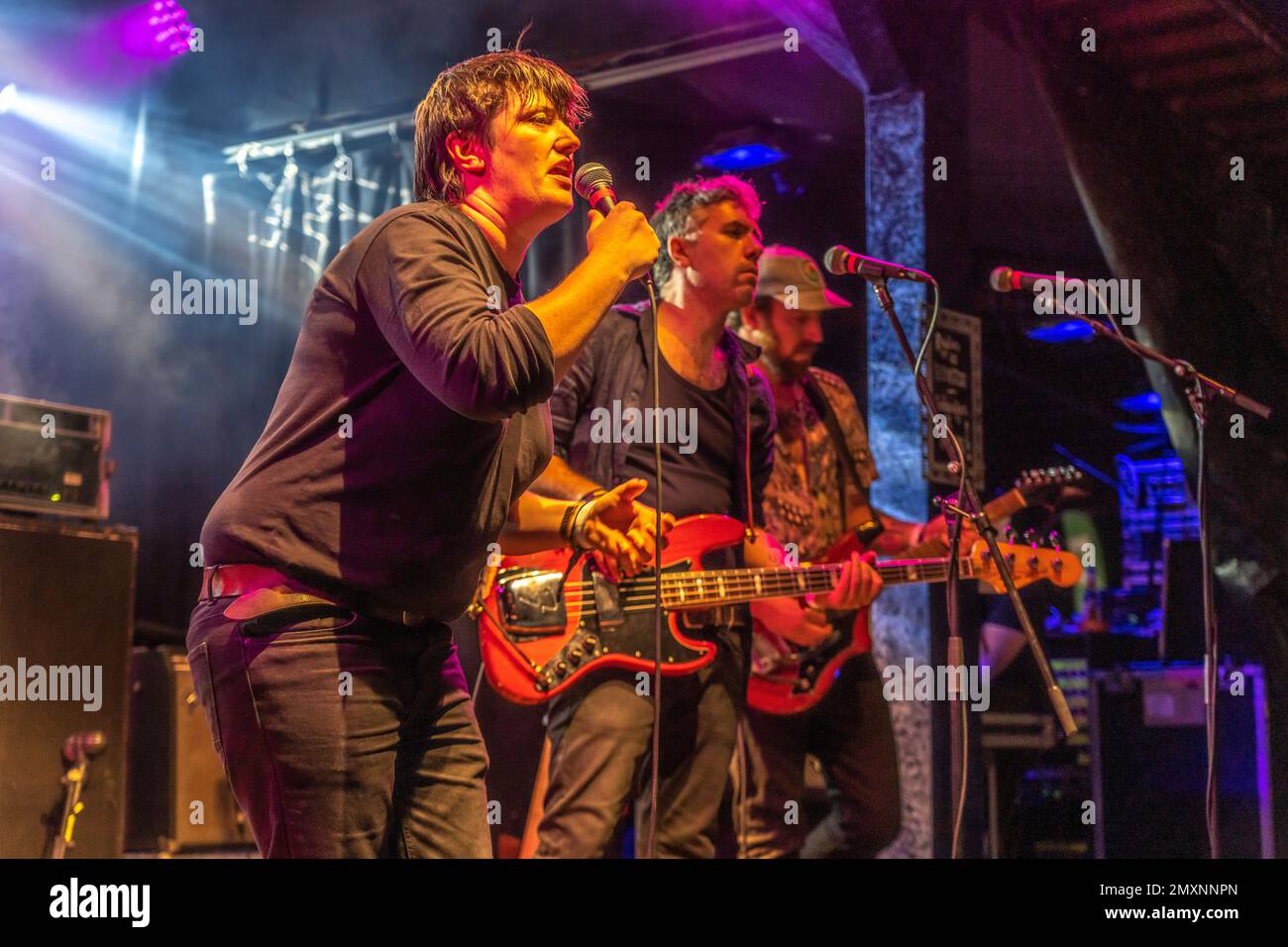 Die Band Cash Savage and the Last Drinks aus Australien live beim ...