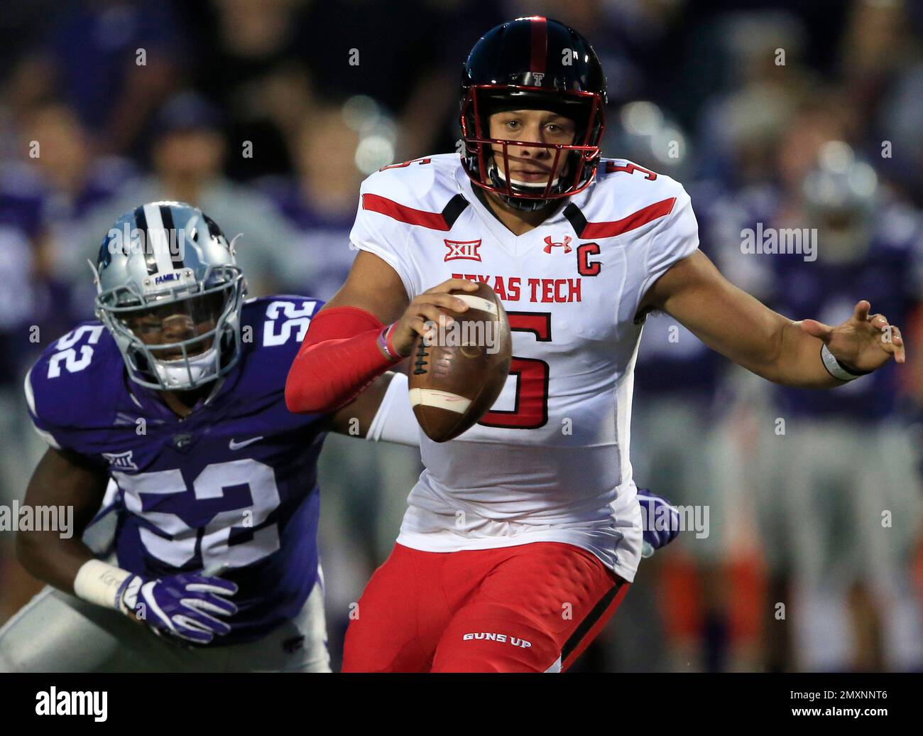 Texas Tech quarterback Patrick Mahomes II (5) runs for a touchdown past ...