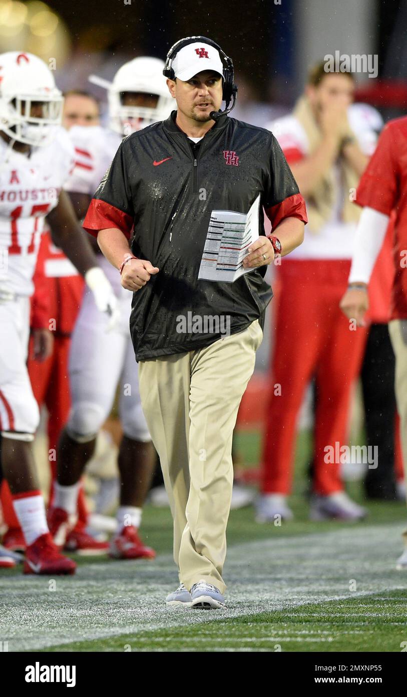 Houston head coach Tom Herman looks on from the sidelines during the ...