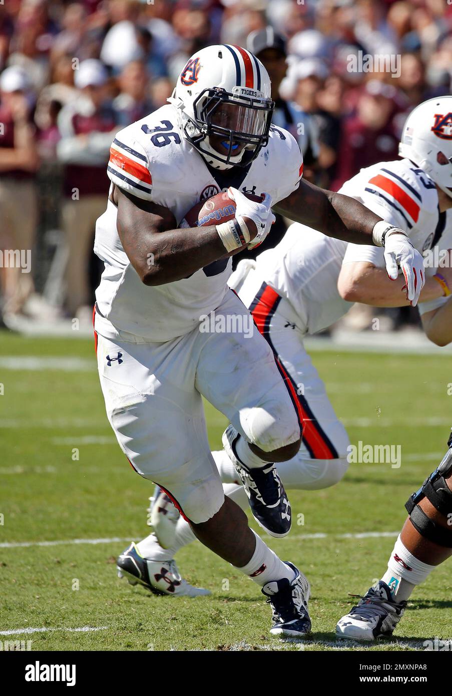 Auburn running back Kamryn Pettway (36) runs for a first down in the ...