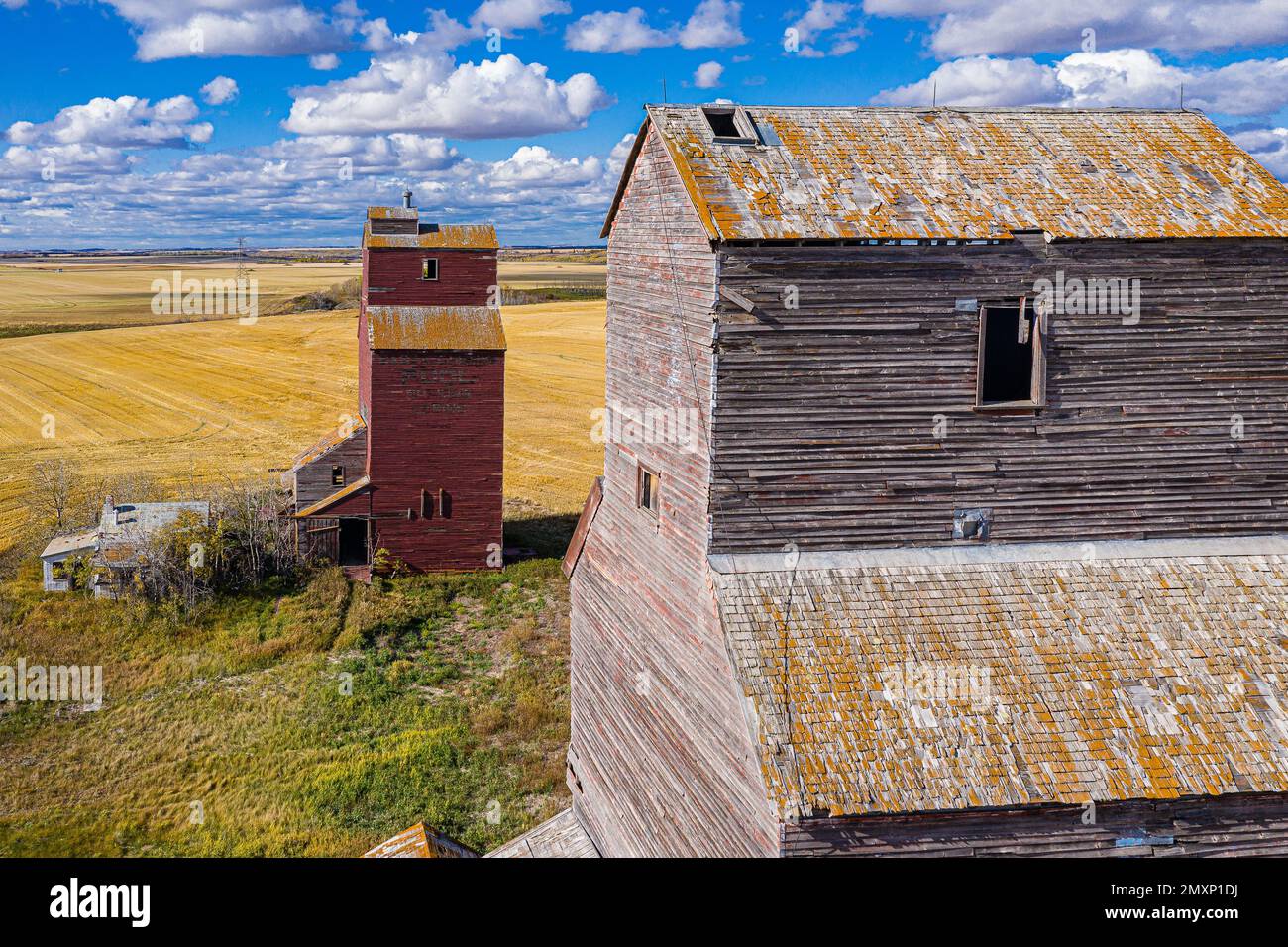 Saskatchewan wheat fields aerial hi-res stock photography and images - Alamy