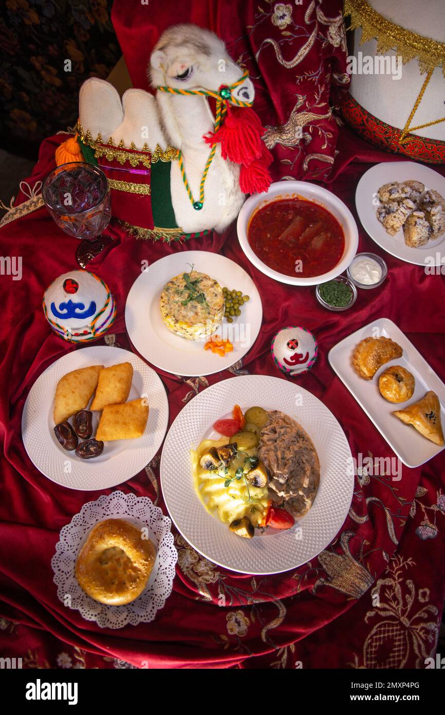 Kazakh festive table with national dishes. traditional dastarkhan Stock ...