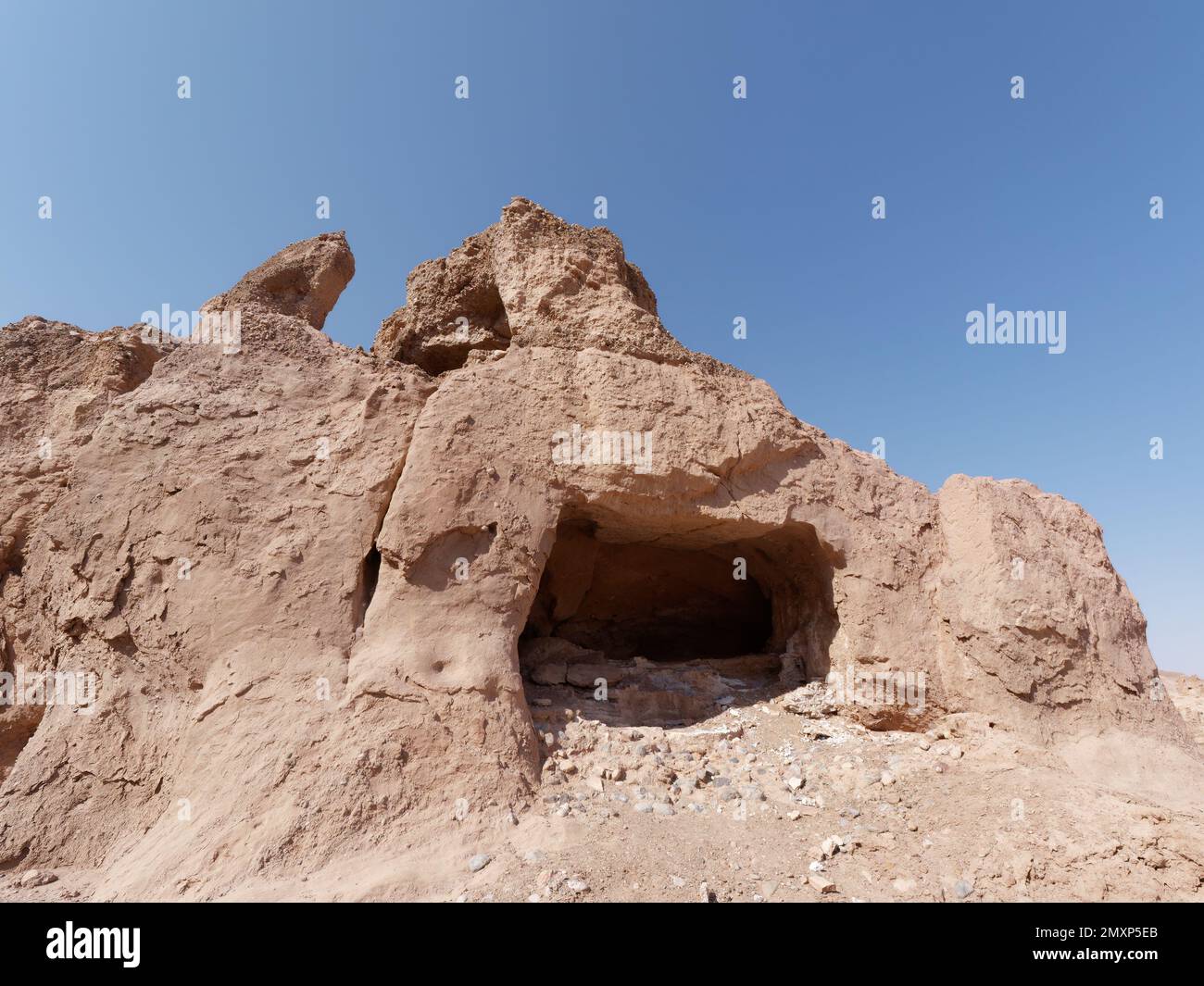A cave in the ancient city of Keshit. Lut Desert, Iran Stock Photo - Alamy