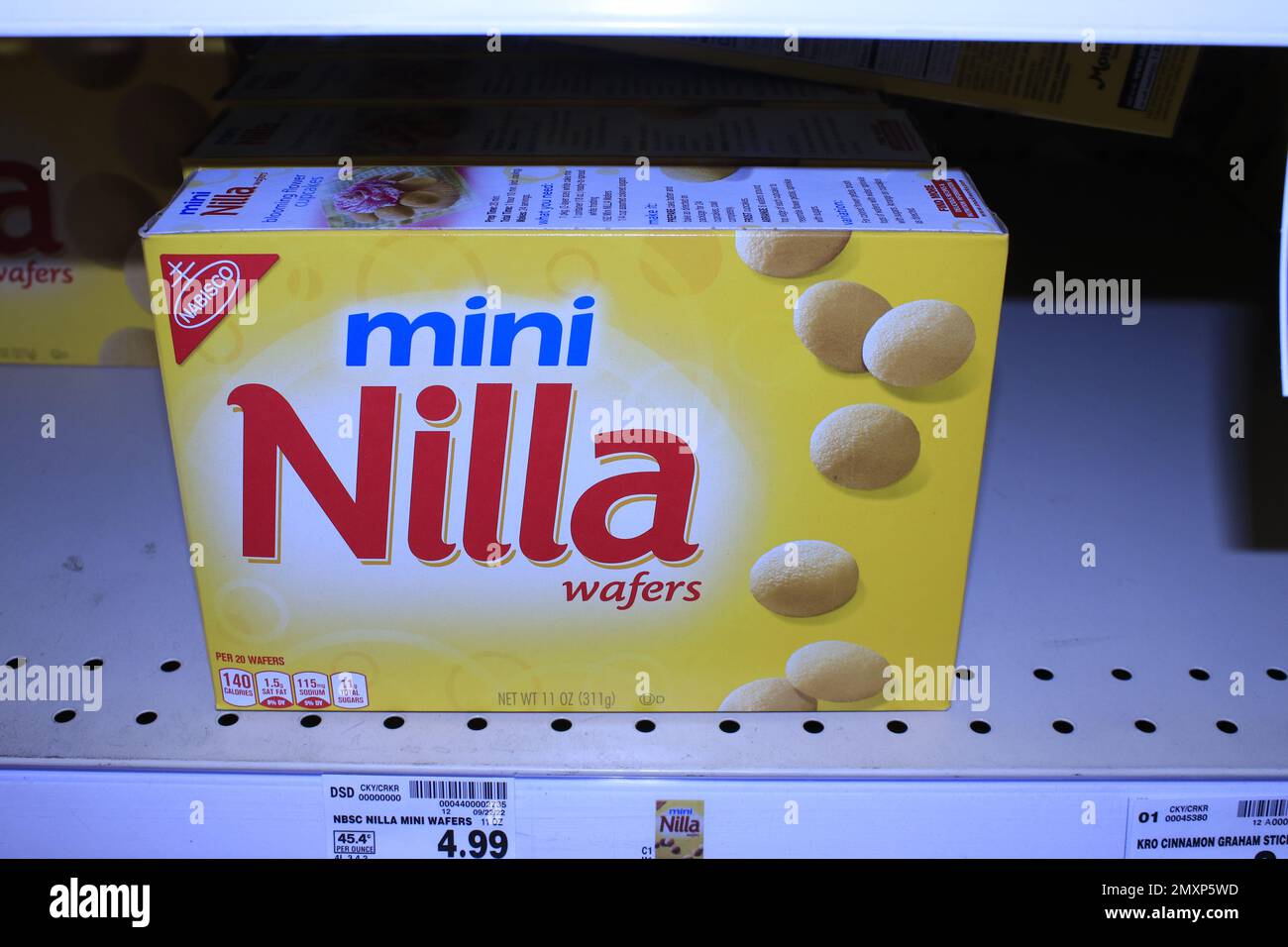 NABISCO mini Nilla wafers shot closeup on a shelf Stock Photo - Alamy