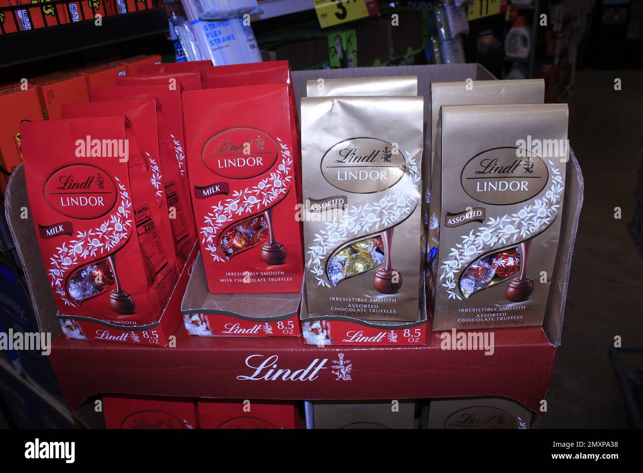 Chocolate on shelf in supermarket hi-res stock photography and images ...