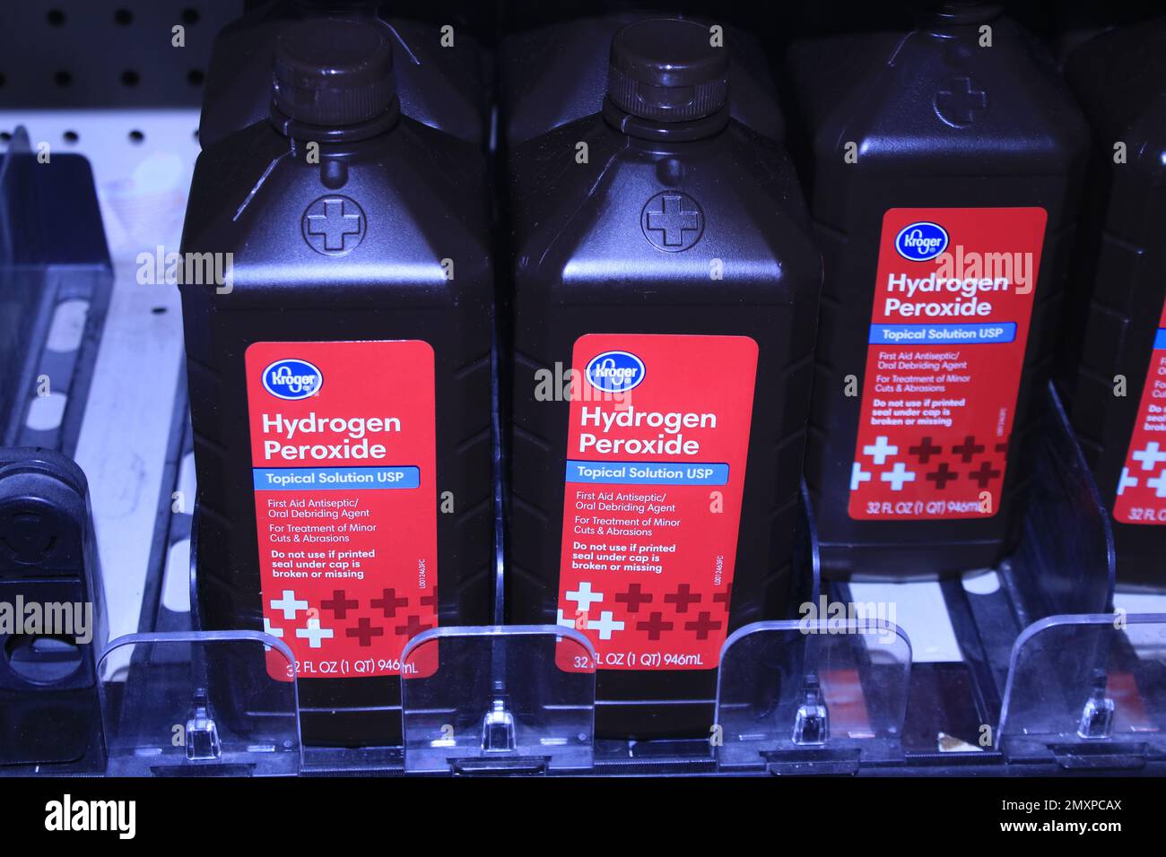 Hydrogen peroxide hi-res stock photography and images - Alamy
