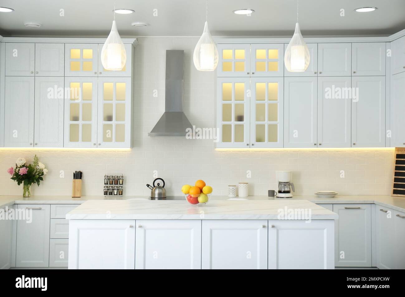 Kitchen island counter decorative hi-res stock photography and images ...