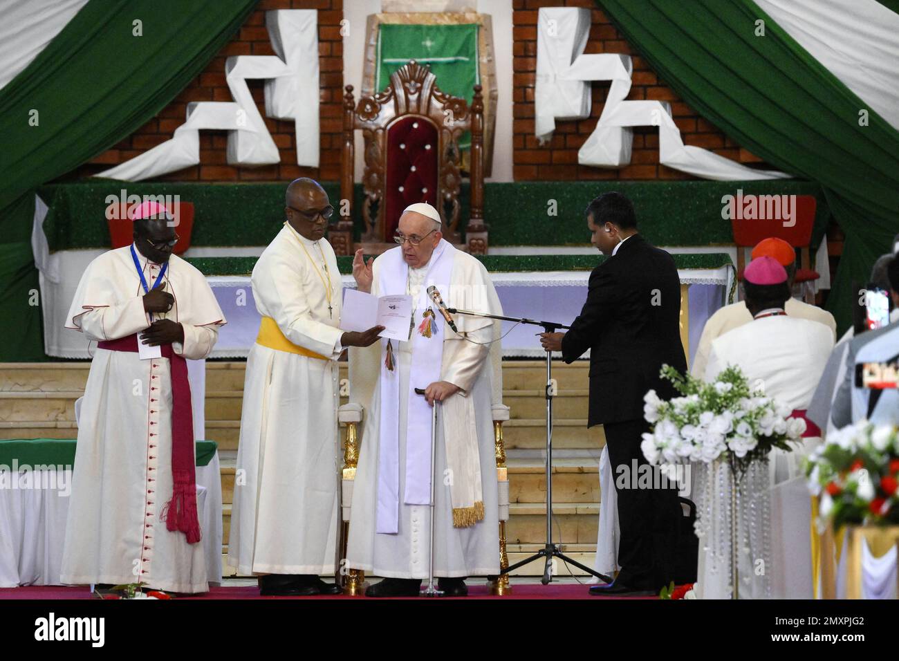 Pope Francis meets with bishops, priests, deacons, consecrated persons ...