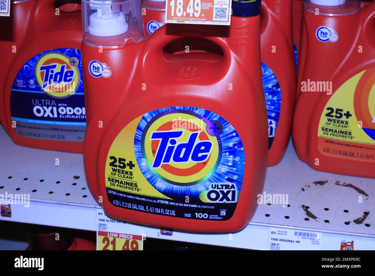 Tide Laundry Detergent on a shelf shot closeup at a supermarket Stock ...