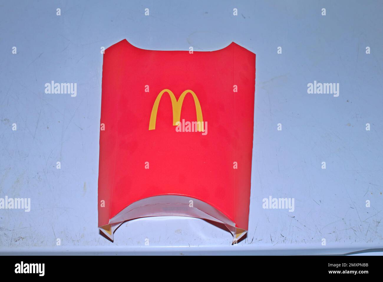 Red fry boxes hi-res stock photography and images - Alamy