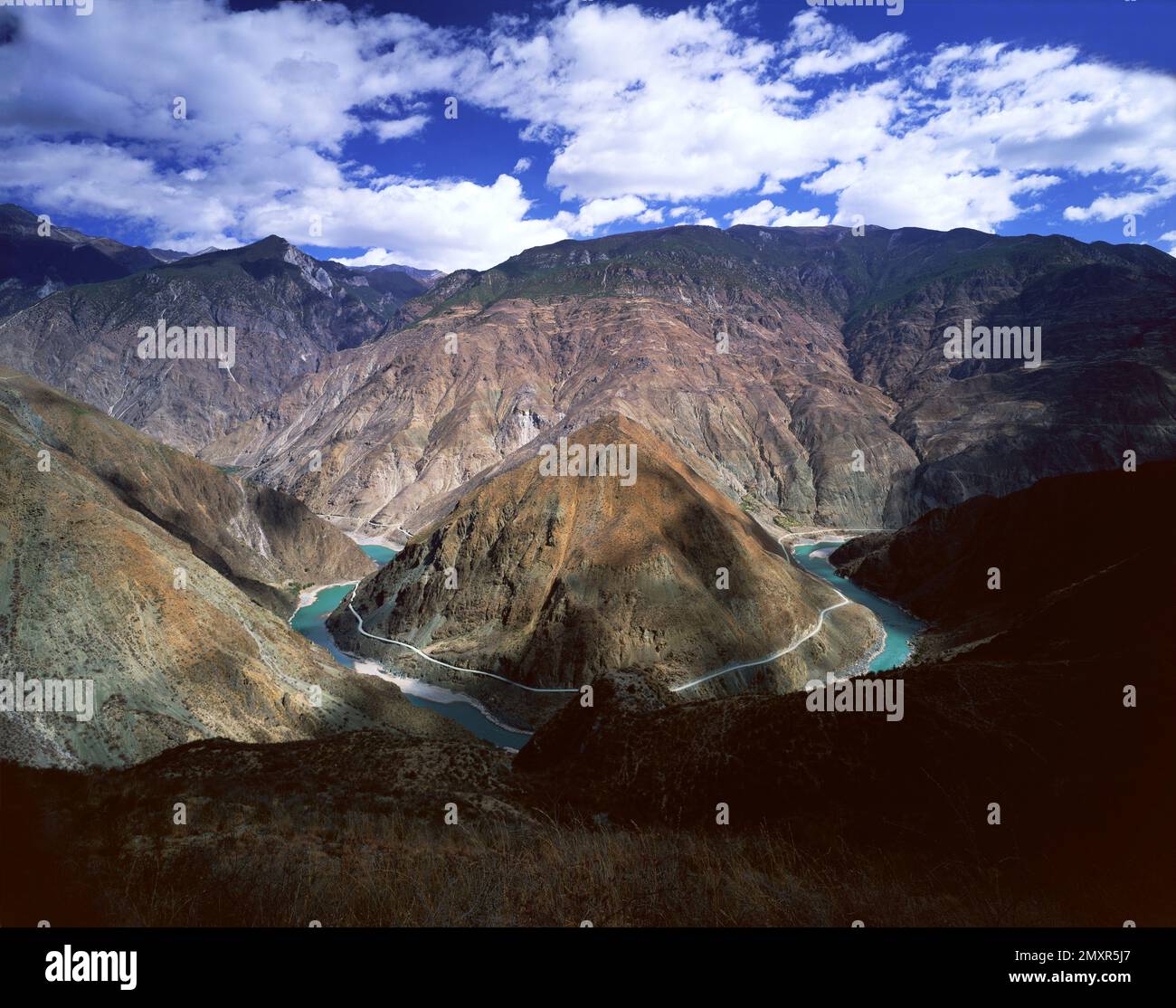 Jinsha river in yunnan province first bay rushing bar Stock Photo - Alamy