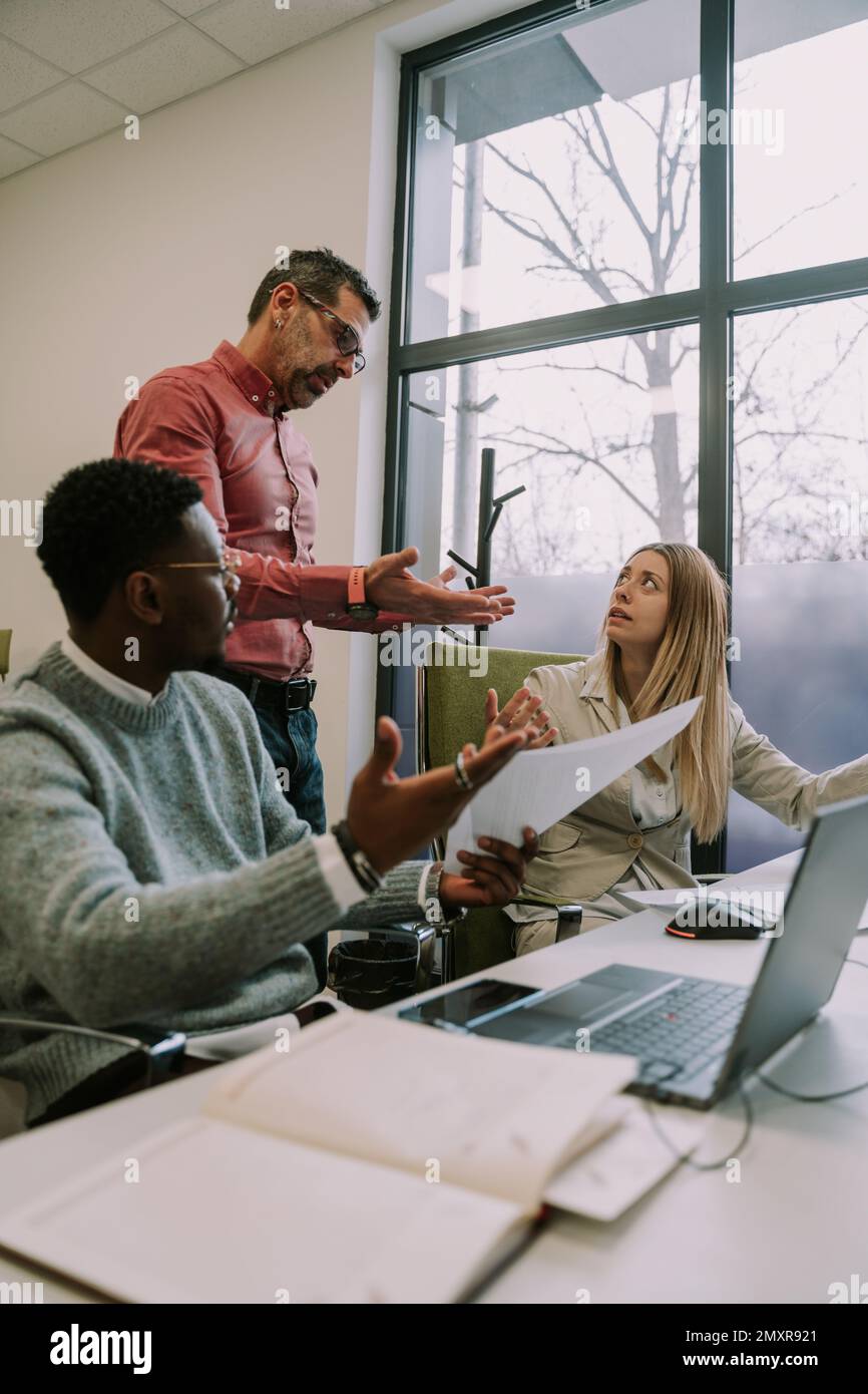 How to talk correctly hi-res stock photography and images - Alamy