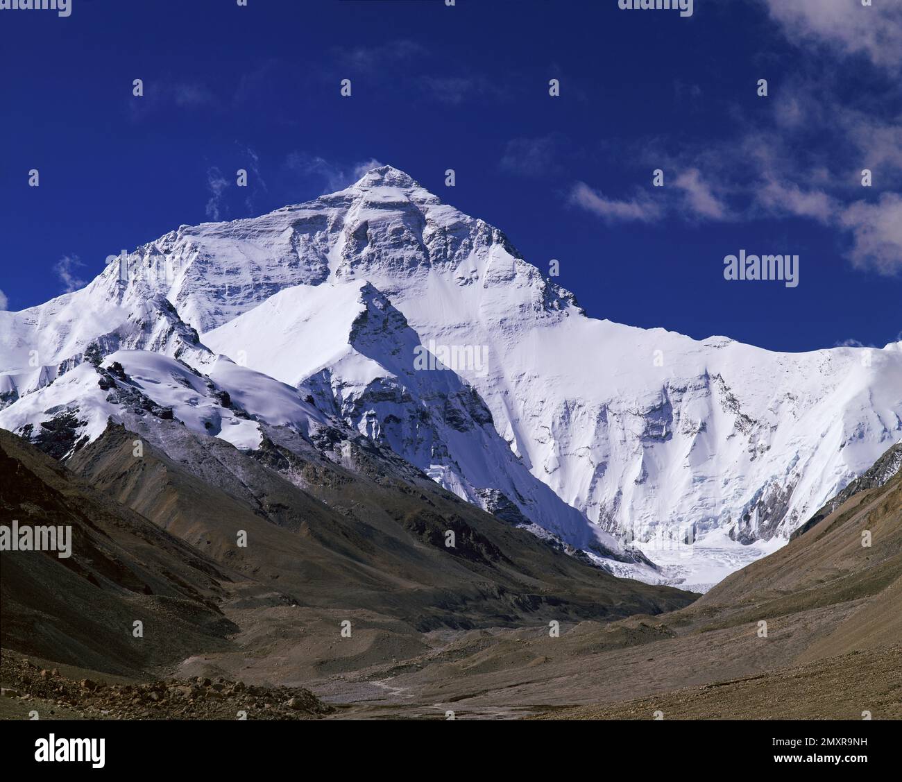 Mount Everest in Tibet Stock Photo - Alamy