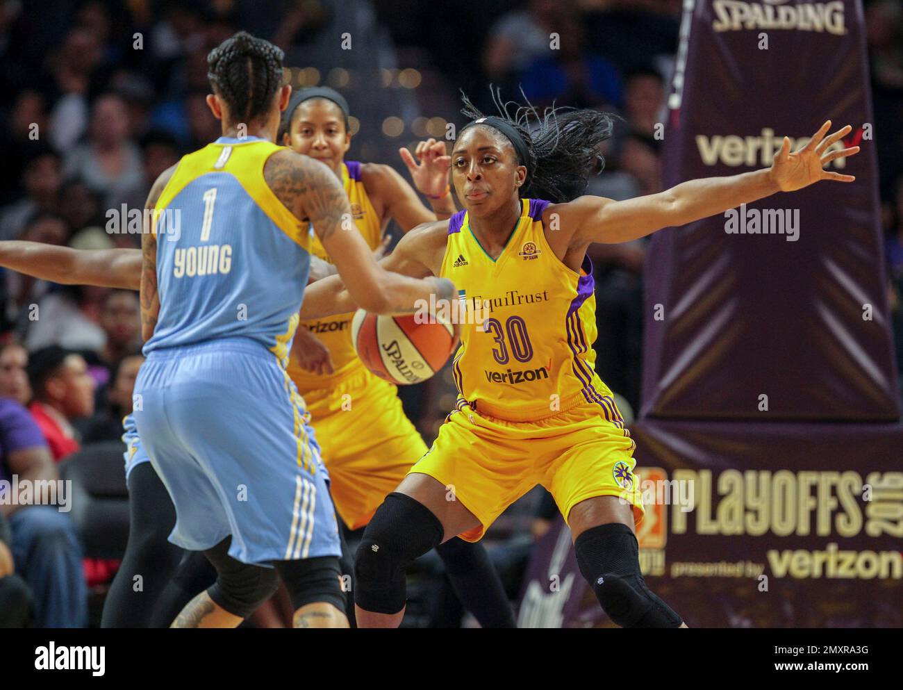 Los Angeles Sparks forward Nneka Ogwumike (30) and Chicago Sky forward ...