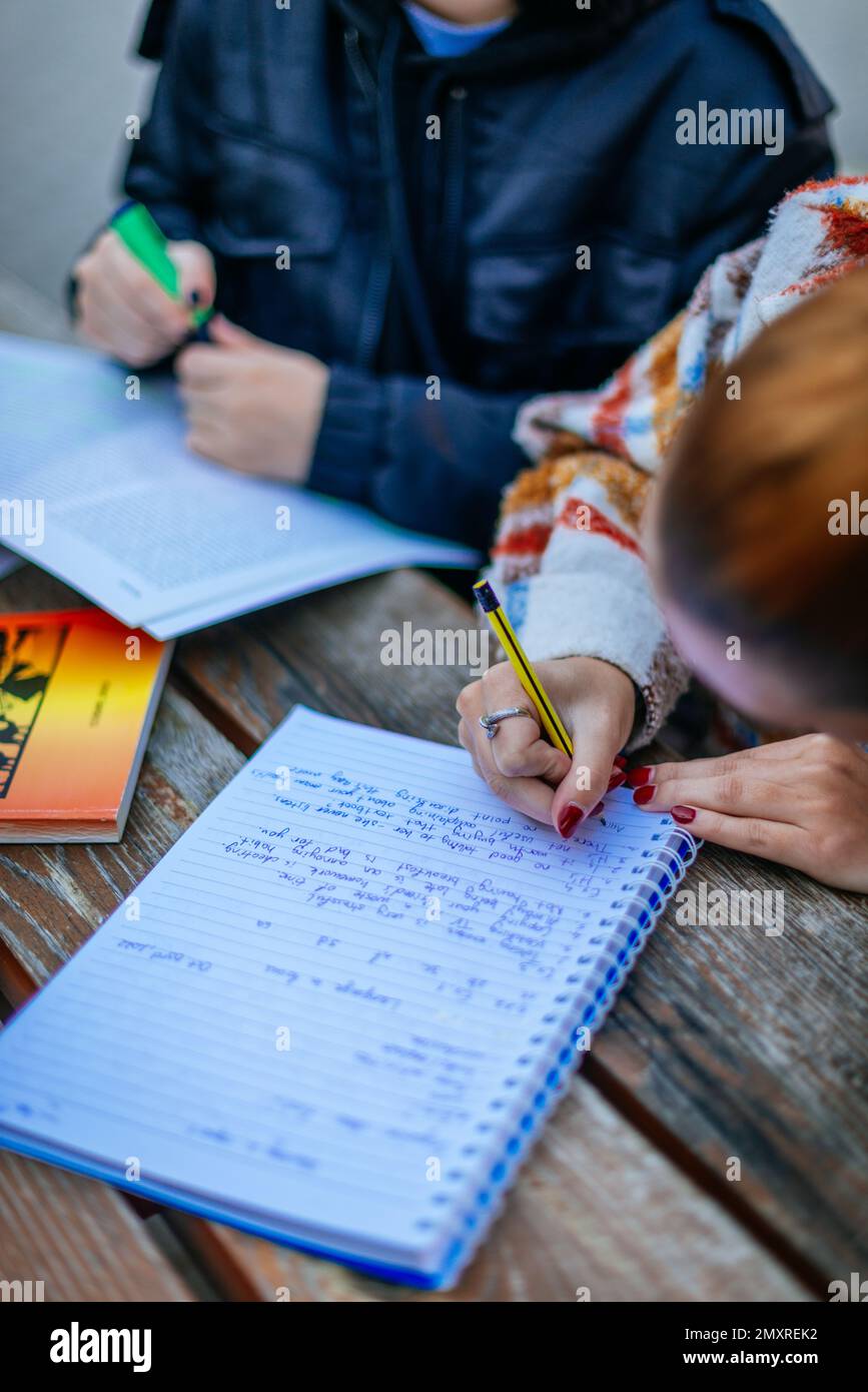 Tutoring learners hi-res stock photography and images - Alamy
