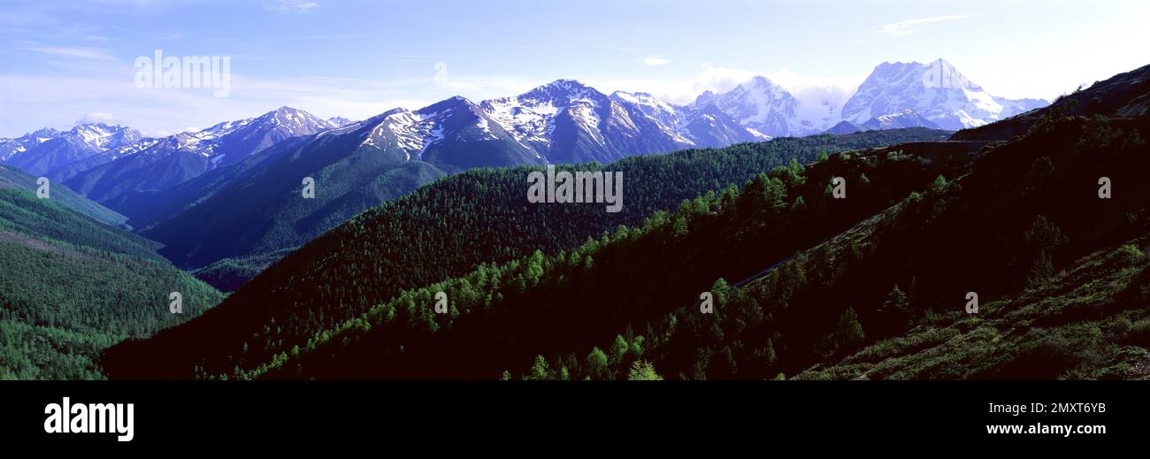 White permanent snow mountains hi-res stock photography and images - Alamy