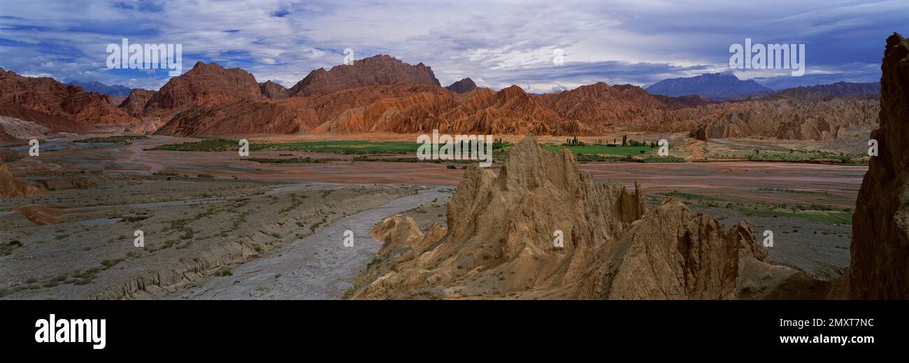 Xinjiang kuqa canyon Stock Photo - Alamy