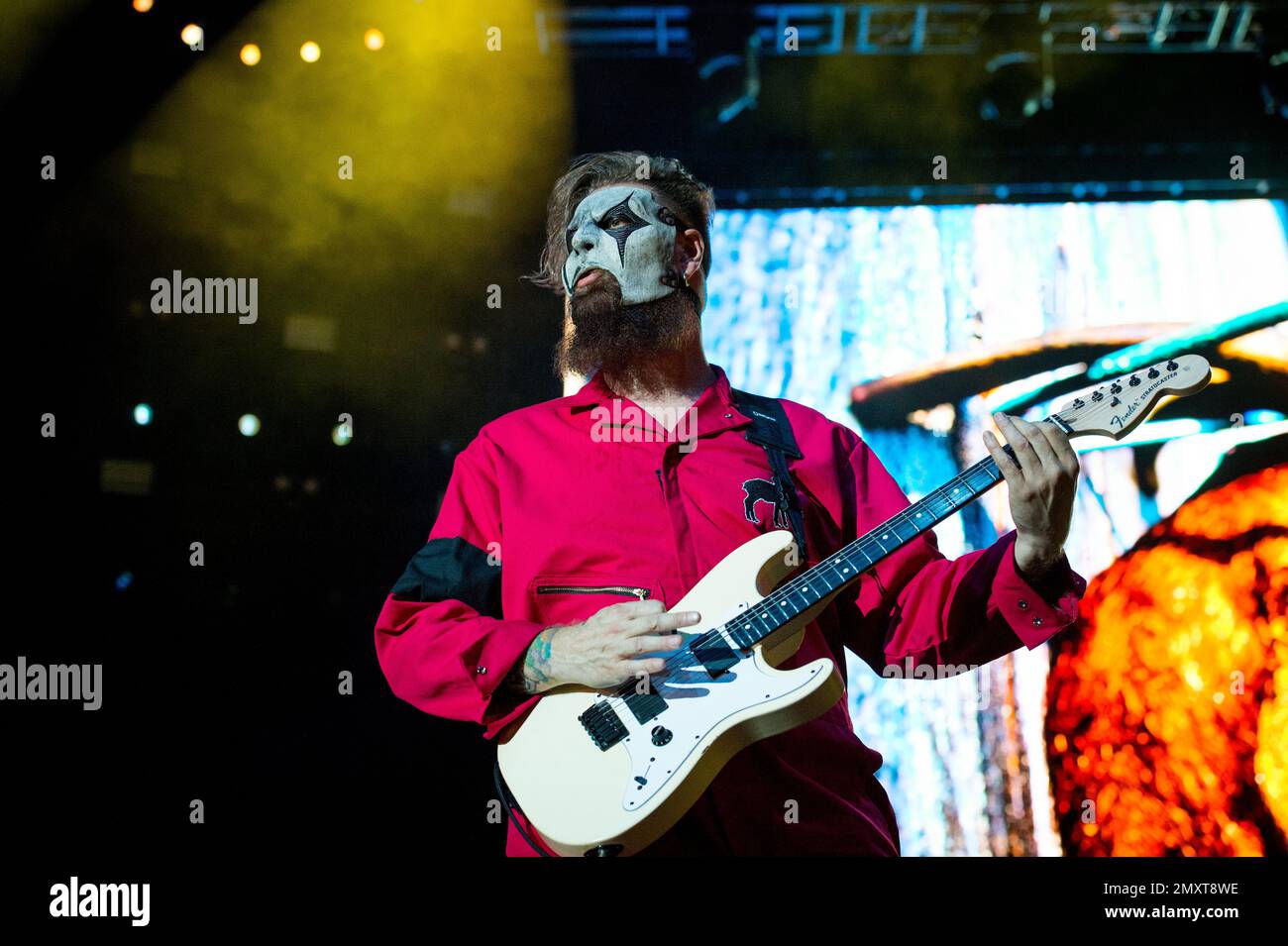 Jim Root of Slipknot performs during day 2 of Ozzfest meets Knotfest at ...