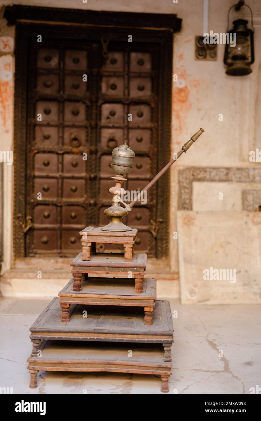 Antique hookah hi-res stock photography and images - Alamy
