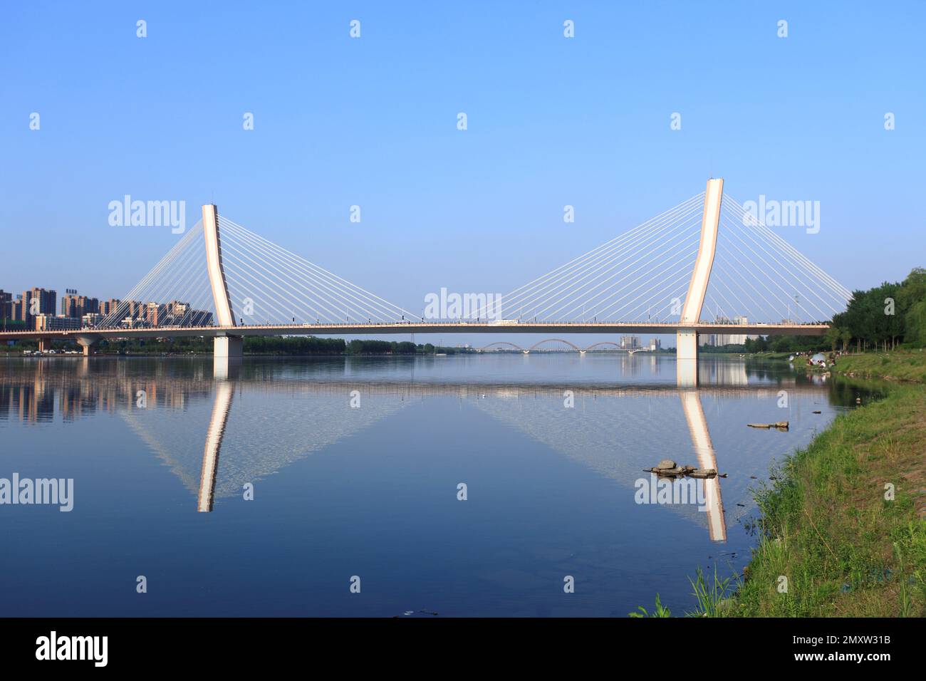 The prosperous bridge, hun river Stock Photo - Alamy