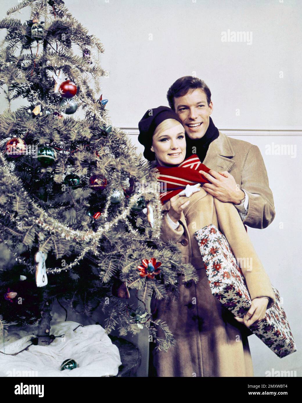 YVETTE MIMIEUX and RICHARD CHAMBERLAIN in JOY IN THE MORNING (1965 ...