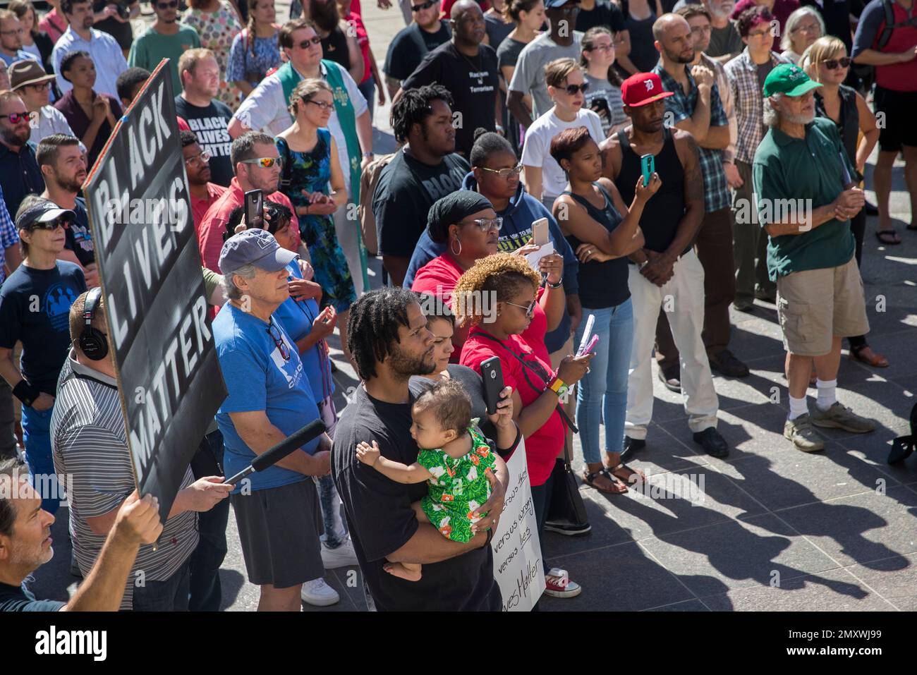 Demonstrators rally for Tyre King, the 13-year-old Ohio boy who was ...