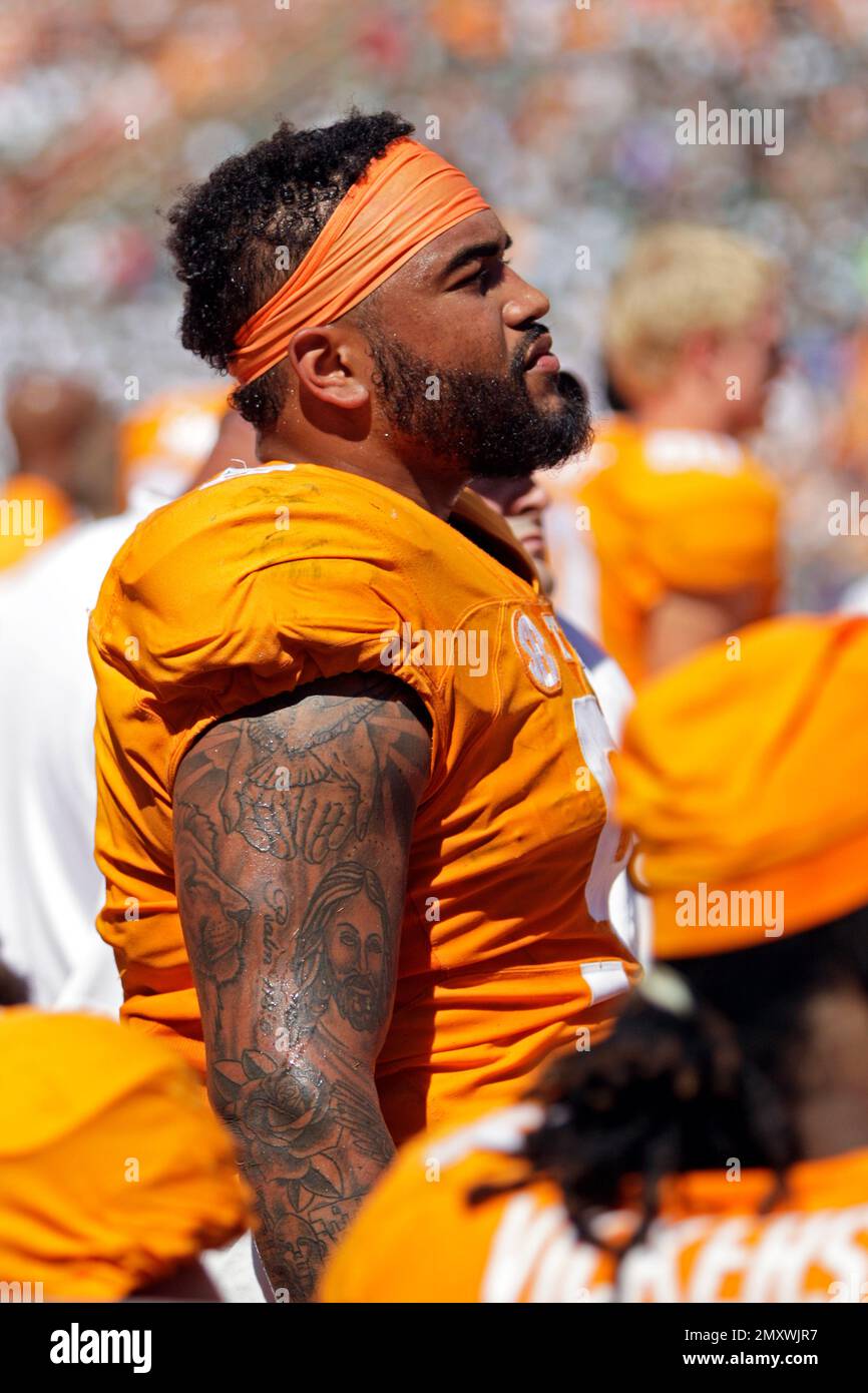 Tennessee defensive end Derek Barnett (9) is seen in the second half of ...