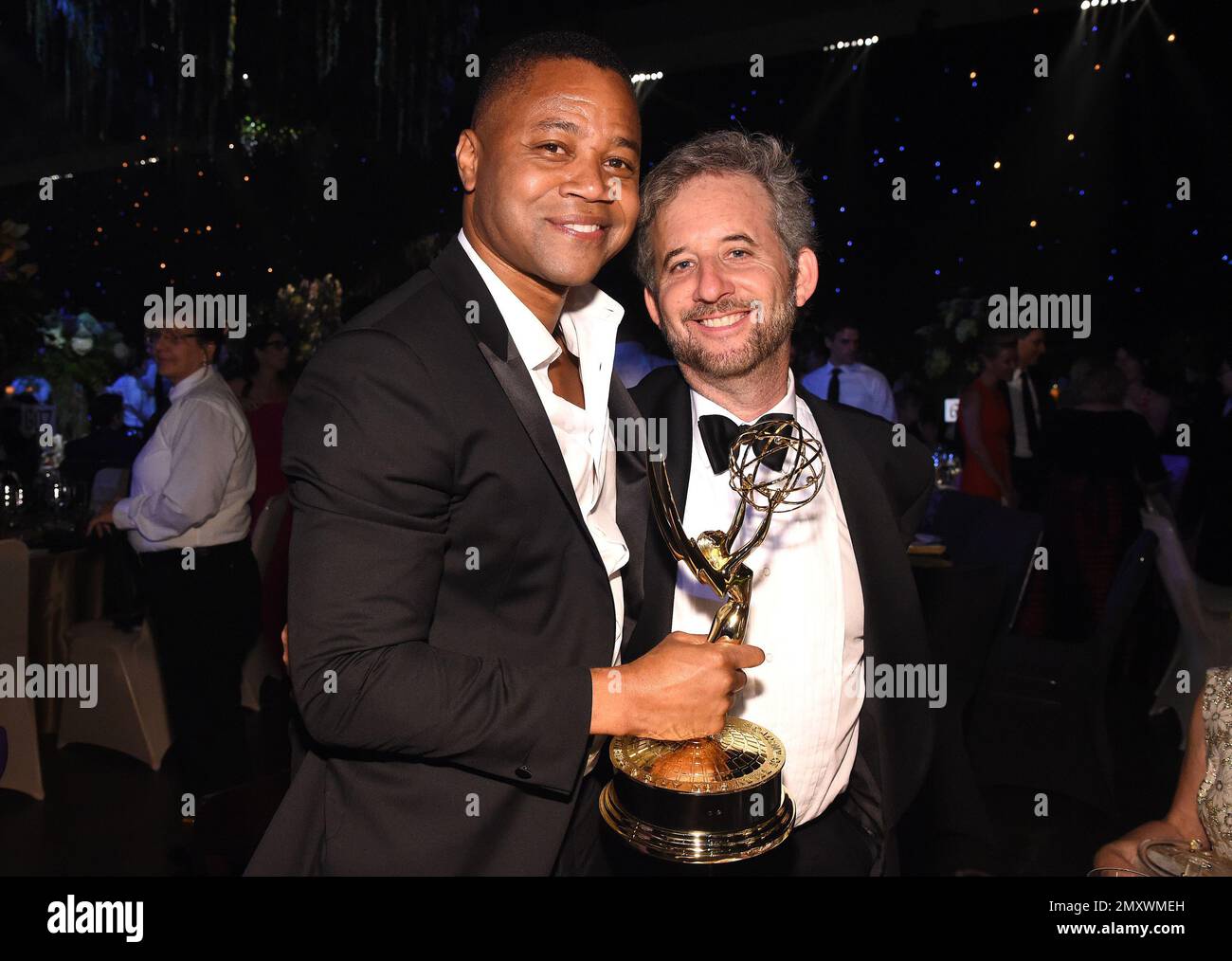 Cuba Gooding Jr., left, and Scott Alexander pose with the award for ...