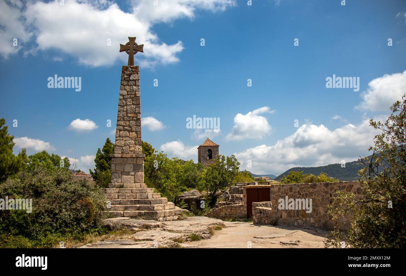 Siurana, mirador de la iglesia de Santa María, Tarragona, España Stock ...