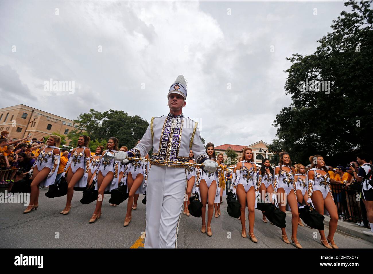 The LSU marching band and the Golden Girls cheerleader dance team ...