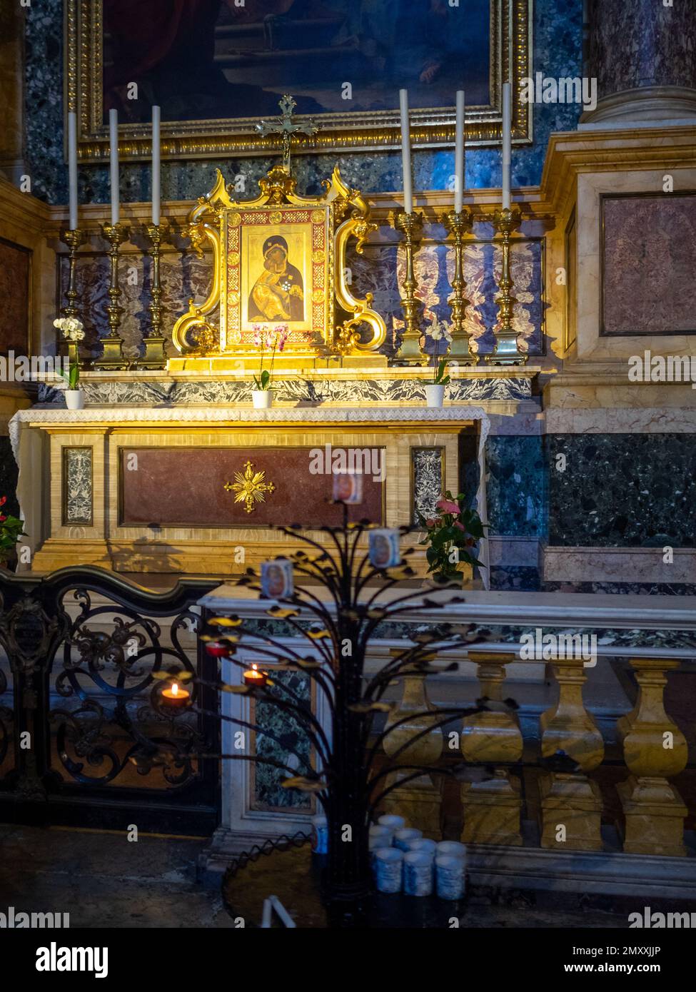 Baroque icon hi-res stock photography and images - Alamy