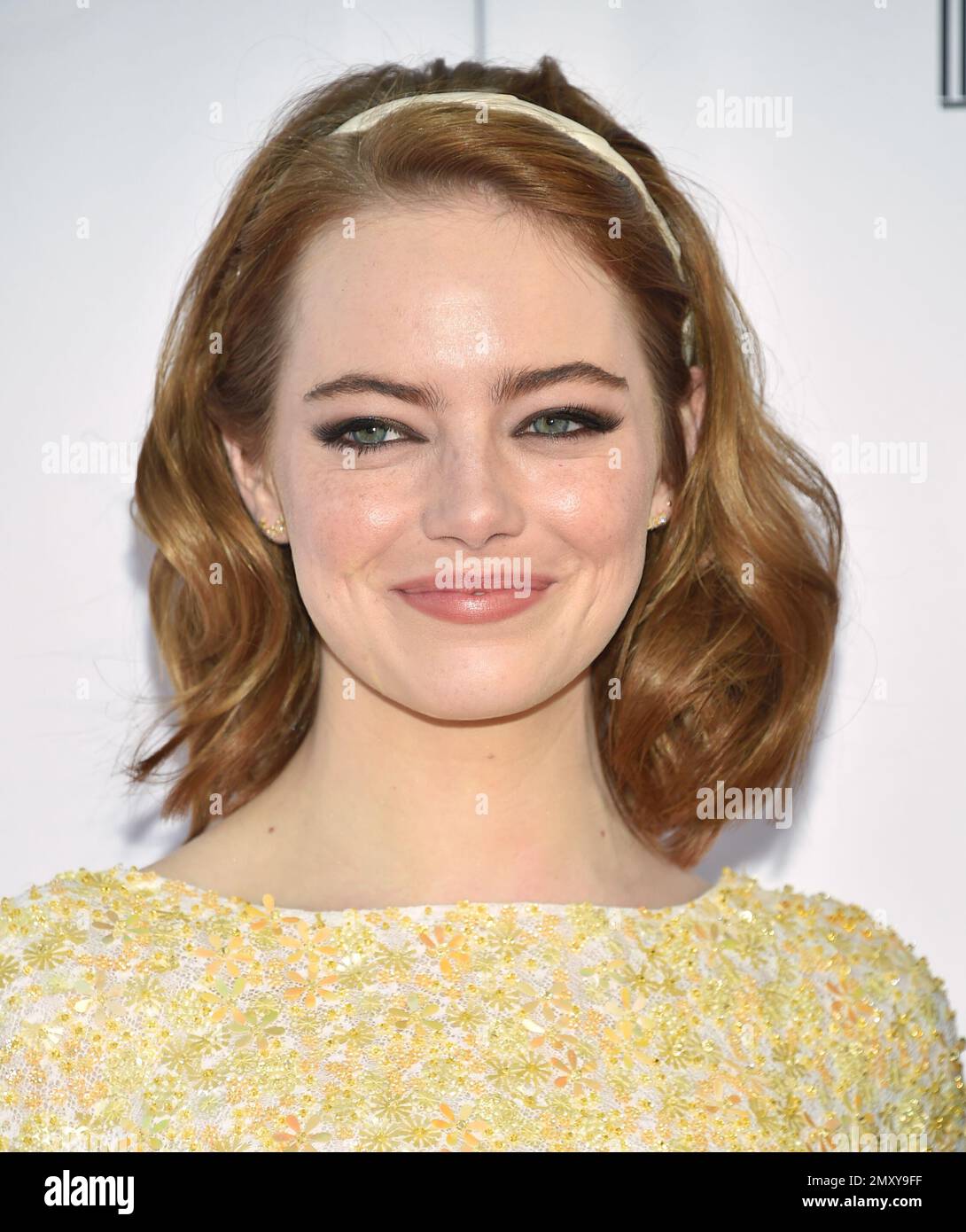 Emma Stone arrives at the "La La Land" premiere on day 5 of the Toronto ...