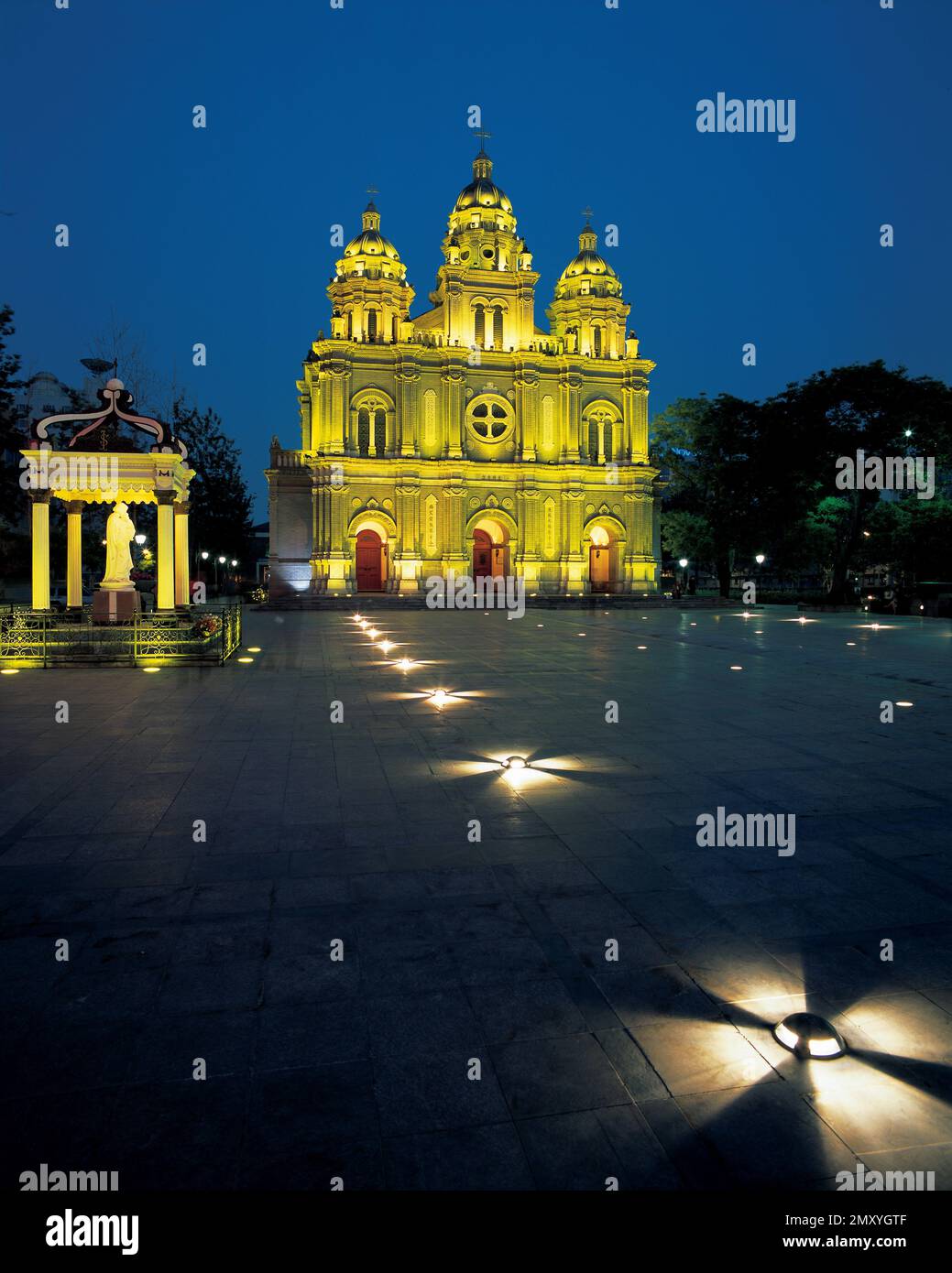 Wangfujing cathedral at night Stock Photo - Alamy