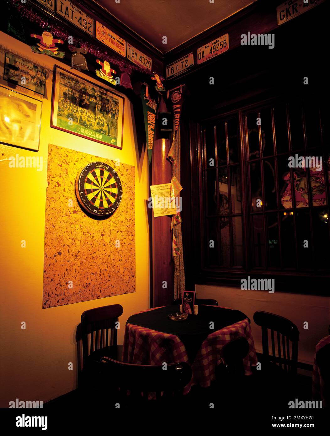 Stop bar in the corner of Stock Photo - Alamy