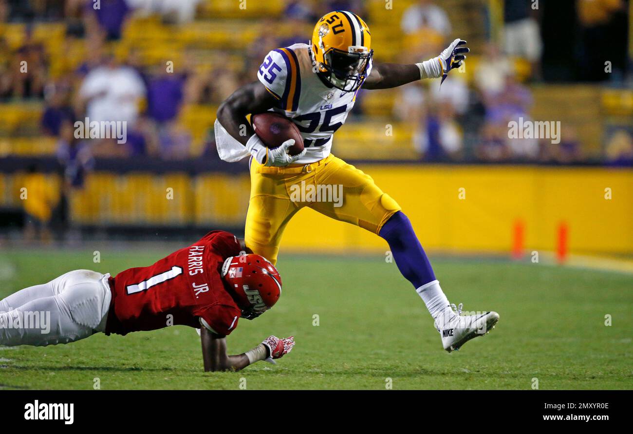 LSU wide receiver Drake Davis (25) carries against Jacksonville State ...