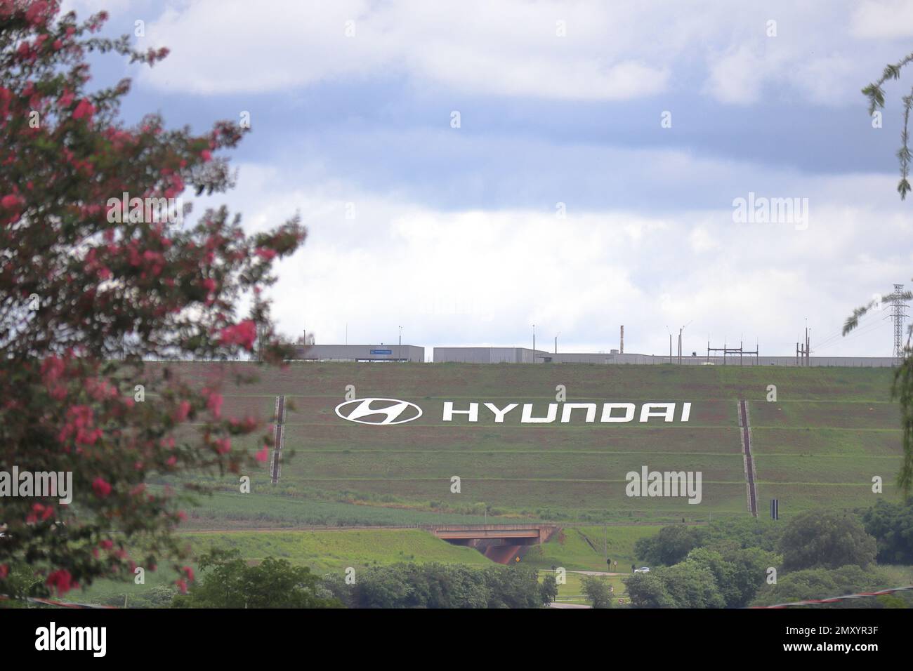 Factory assembly line aerial hi-res stock photography and images - Alamy