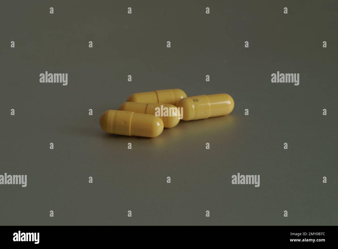 10 capsules hi-res stock photography and images - Alamy