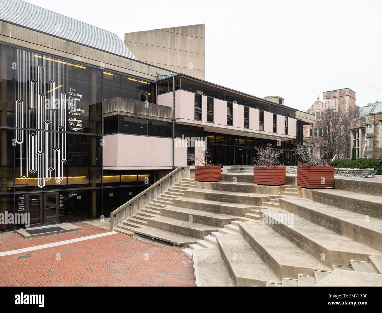 Mid century modern academic buildings hi-res stock photography and ...