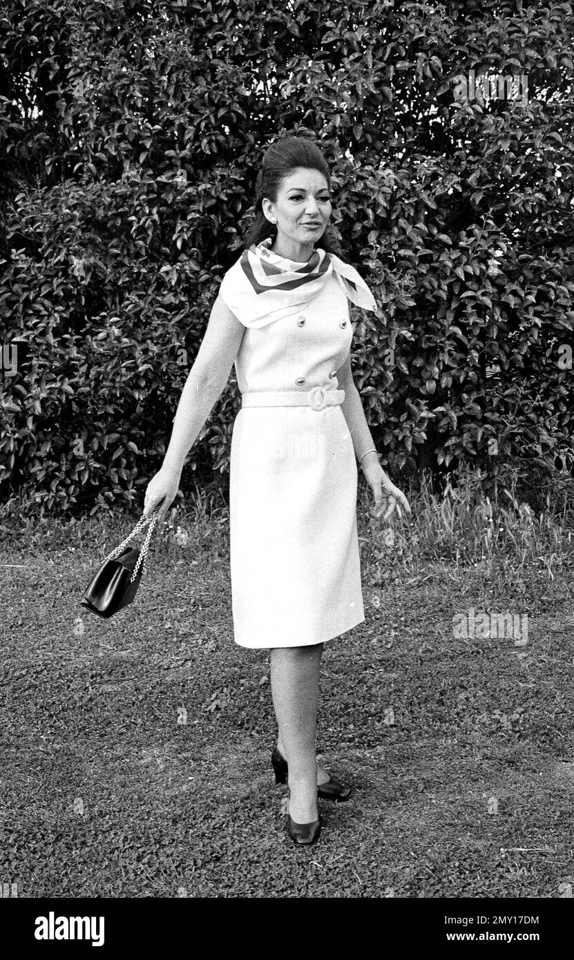 New York-born soprano Maria Callas strolls on a lawn in a Rome park ...