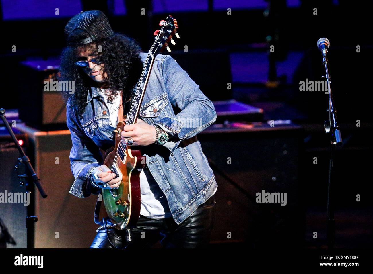 Slash performs at Icon: The Life And Legacy Of B.B. King at the Wallis ...