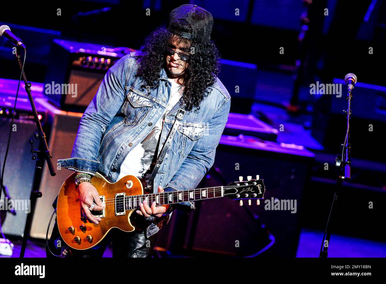Slash performs at Icon: The Life And Legacy Of B.B. King at the Wallis ...