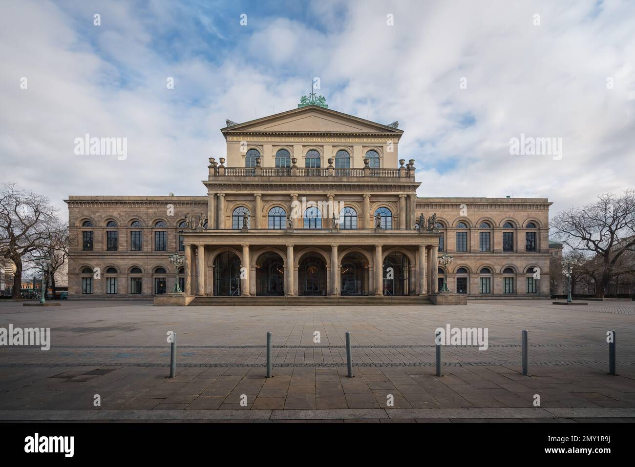 Hannover opera house hi-res stock photography and images - Alamy