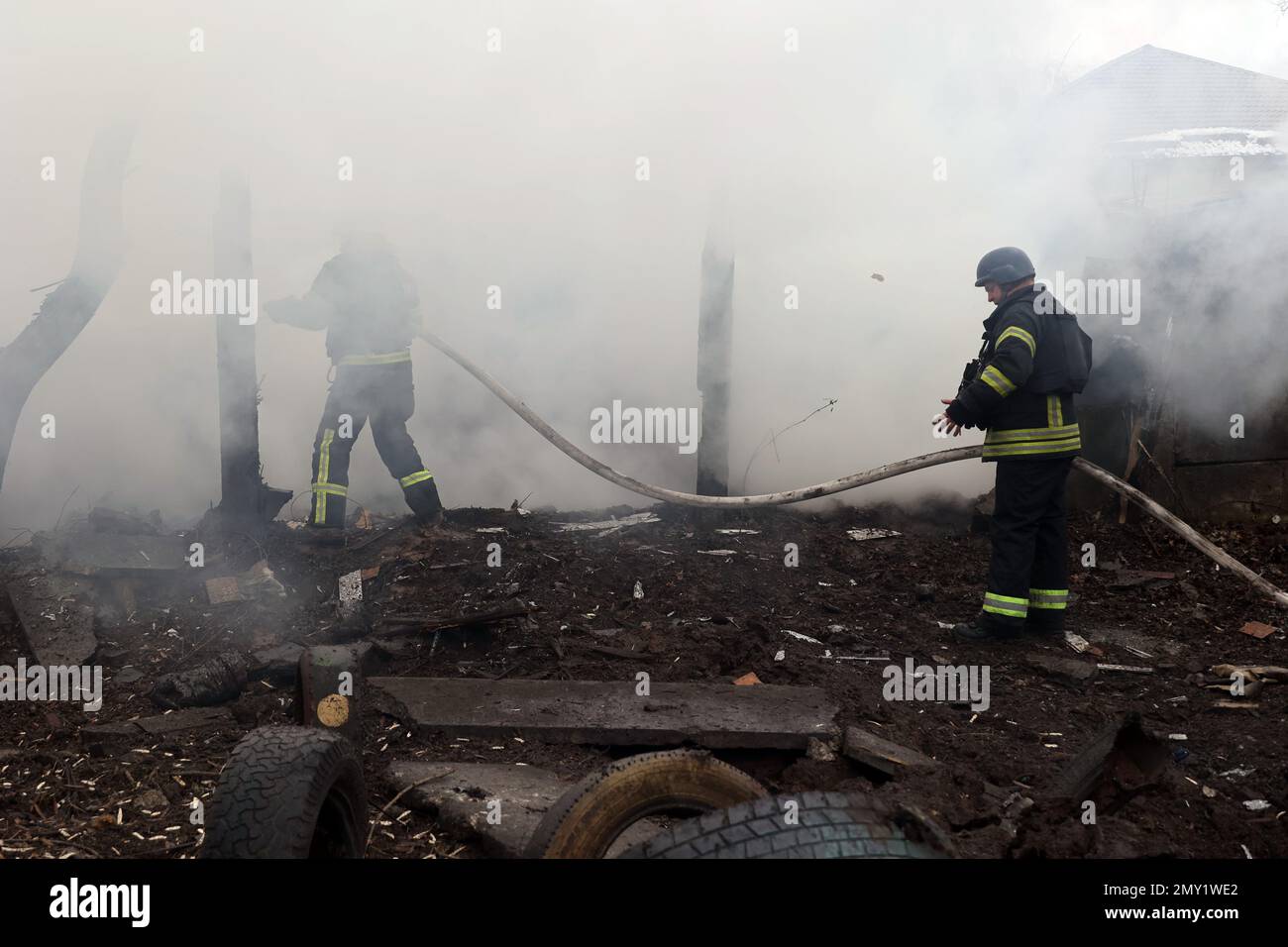 Non Exclusive: KRAMATORSK, UKRAINE - FEBRUARY 2, 2023 - Firefighters ...