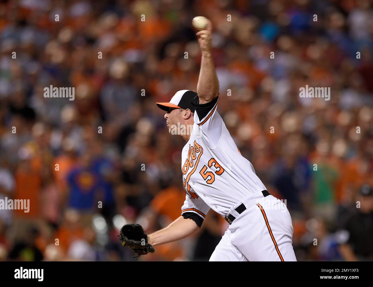 Baltimore Orioles relief pitcher Zach Britton delivers a pitch during ...
