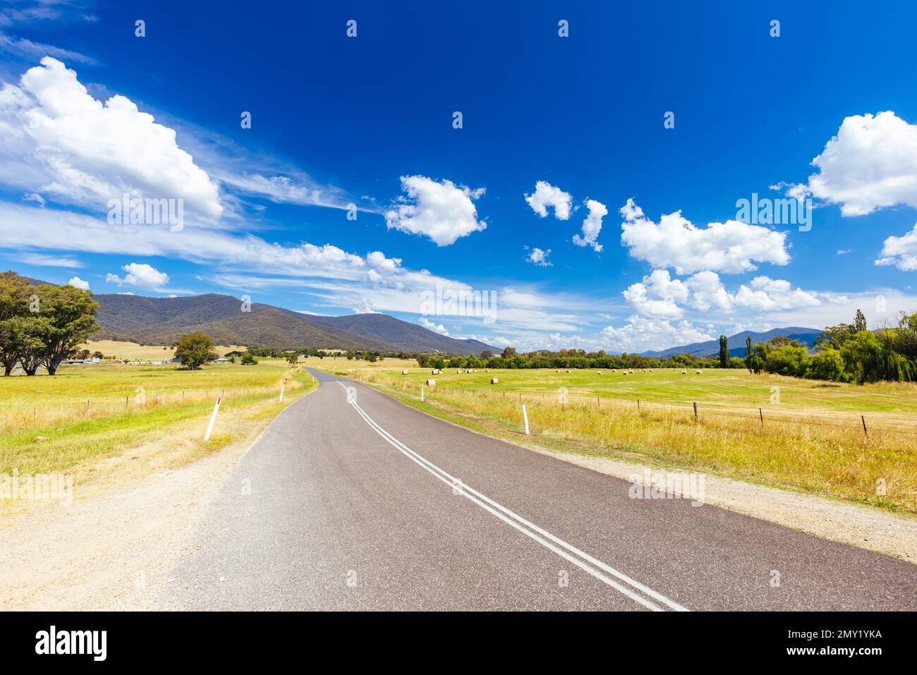 Kiewa River in Ovens Valley in Australia Stock Photo - Alamy