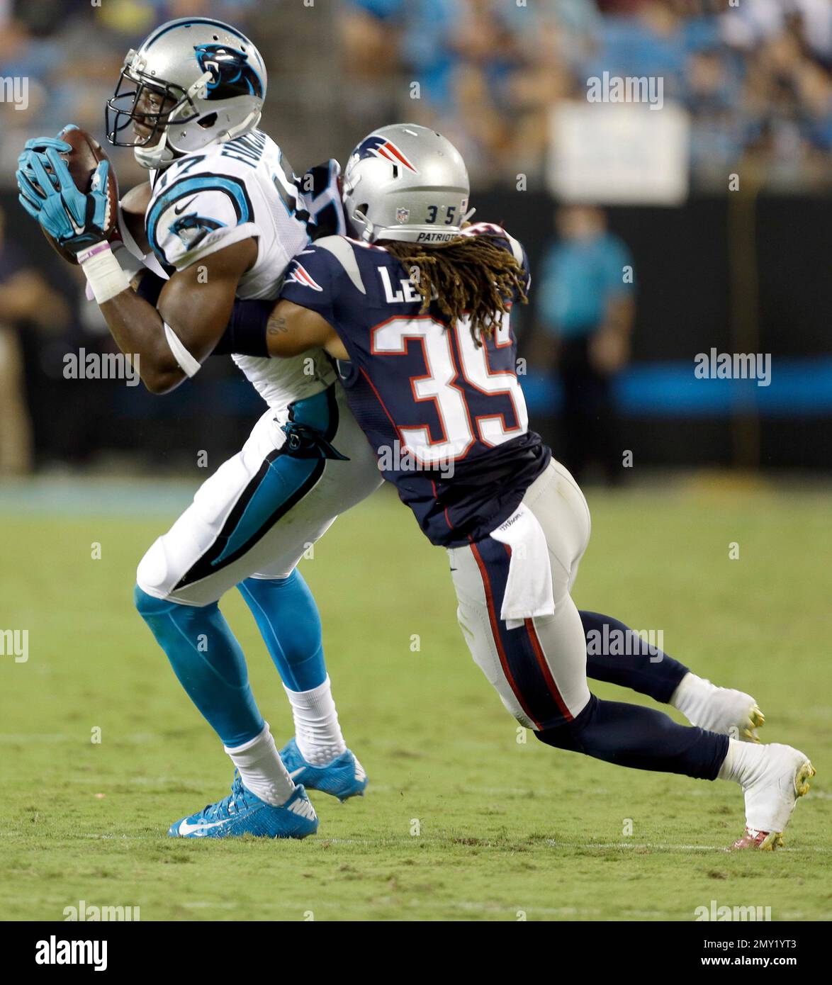 Carolina Panthers' Devin Funchess (17) pulls in a pass in front of New ...
