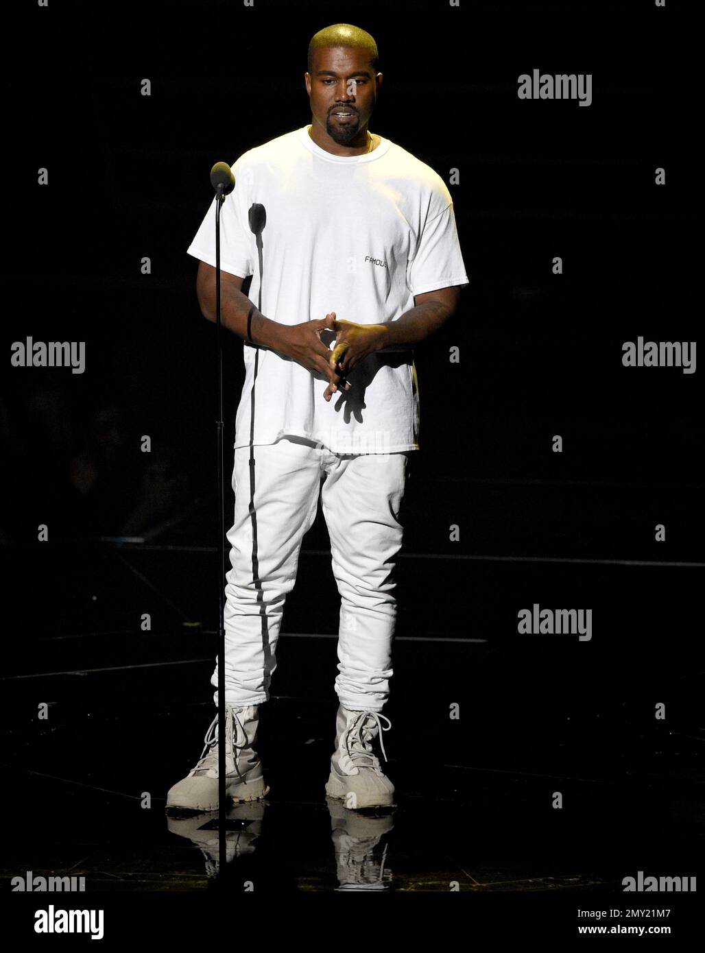 Kanye West at the MTV Video Music Awards at Madison Square Garden on ...