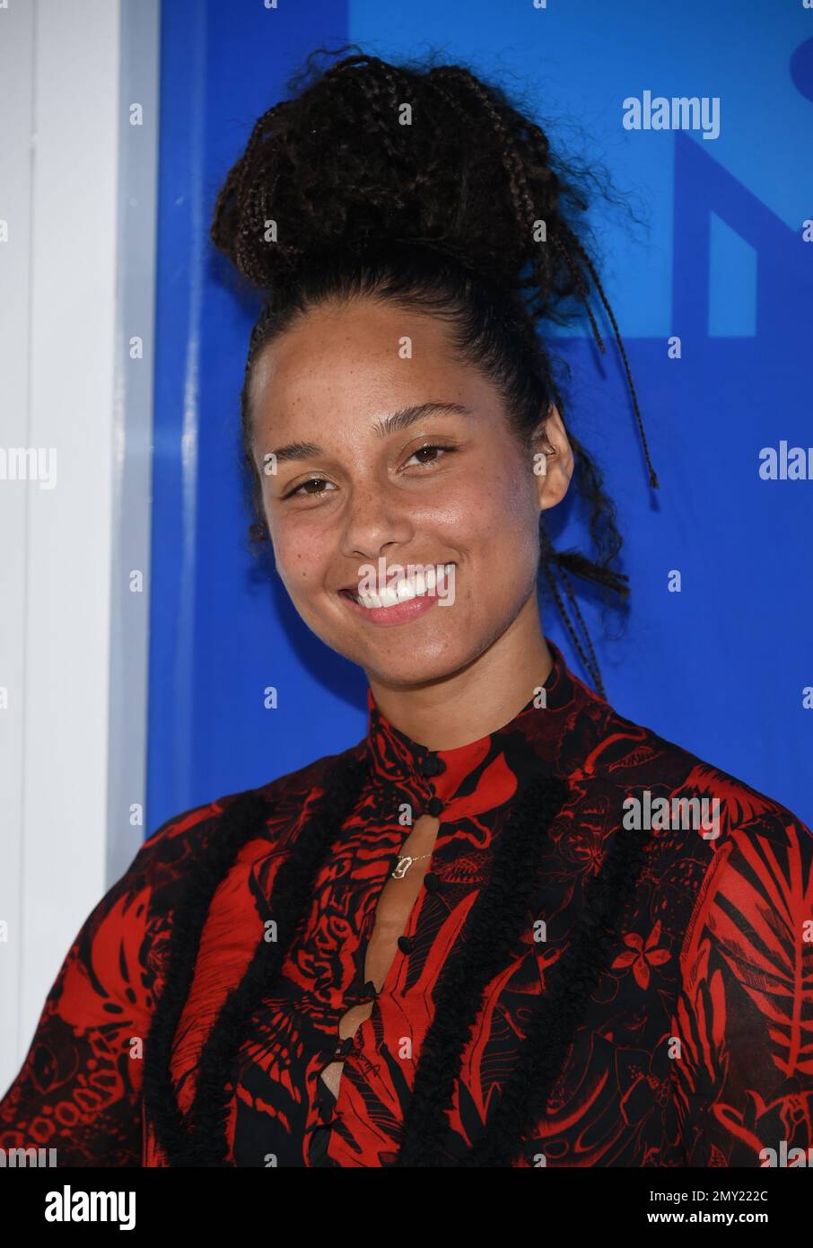 Alicia Keys arrives at the MTV Video Music Awards at Madison Square ...