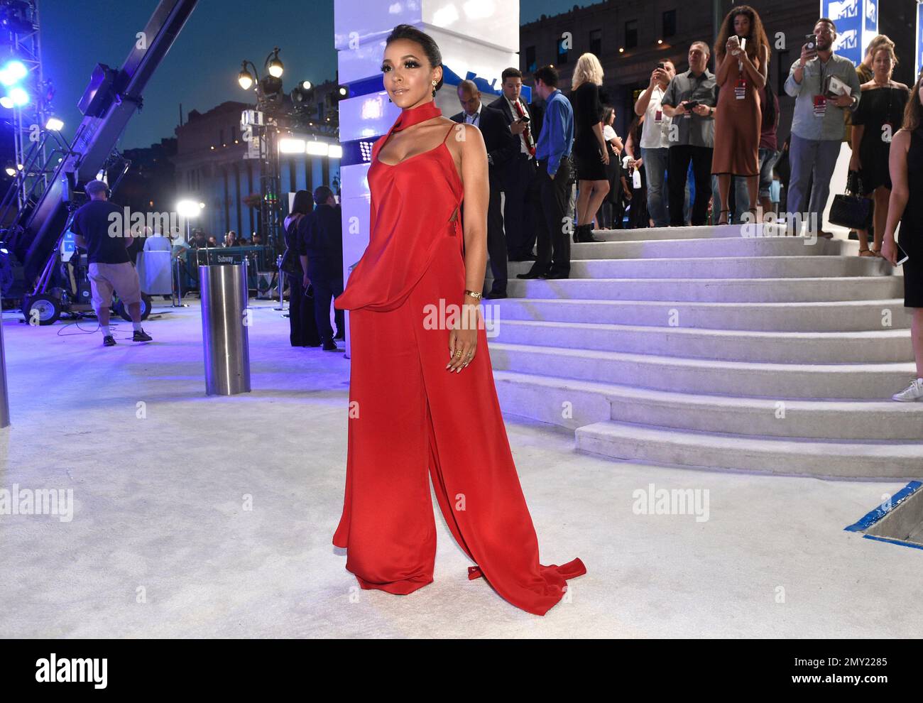 Tinashe arrives at the MTV Video Music Awards at Madison Square Garden ...