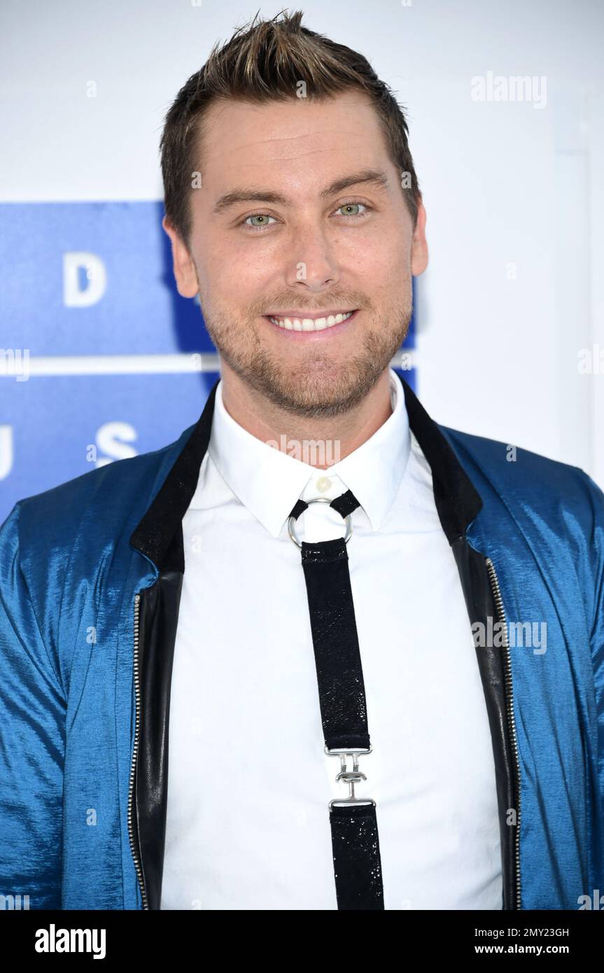 Lance Bass arrives at the MTV Video Music Awards at Madison Square ...